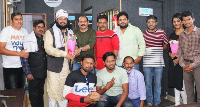 अभिषेक म्यूजिक वर्ल्ड ने किया गायक पंडित विवेक शर्मा का सम्मान